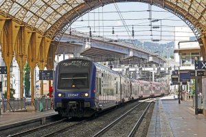 How to Get from Nice to Cannes | France Bucket List